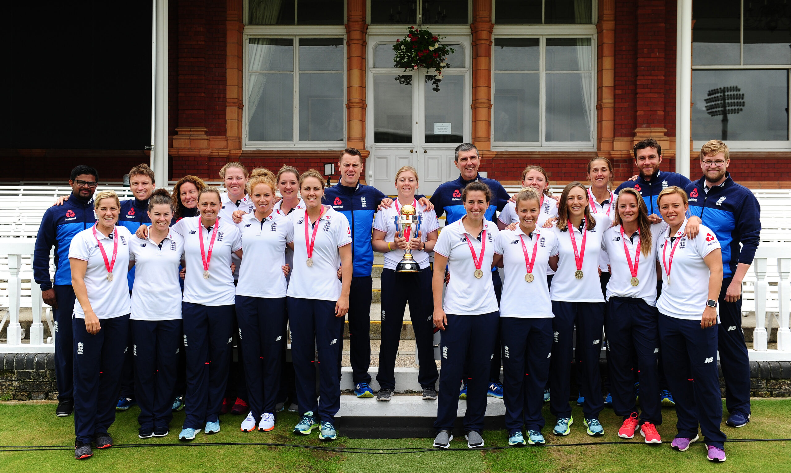 Langston to join Winfield and Brunt as Diamonds England contingent ...